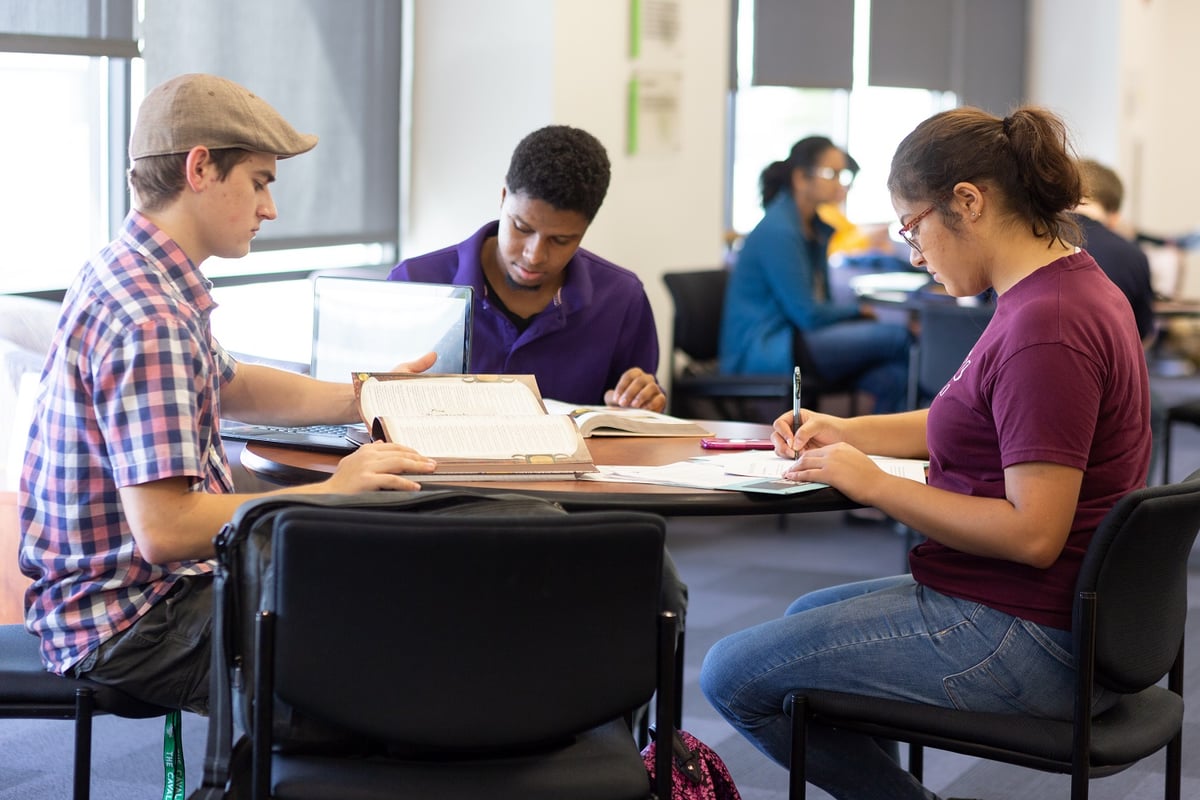 10 Ways JJC Students, Community Members Can Utilize the Library’s Services