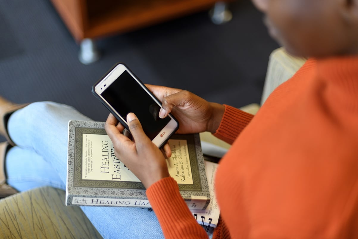 10 Ways JJC Students, Community Members Can Utilize the Library’s Services