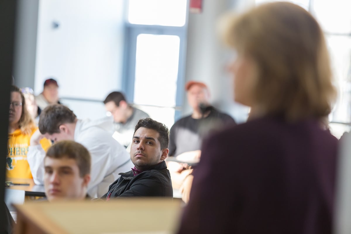 10 Scholarships Future and Current JJC Students Can Apply For